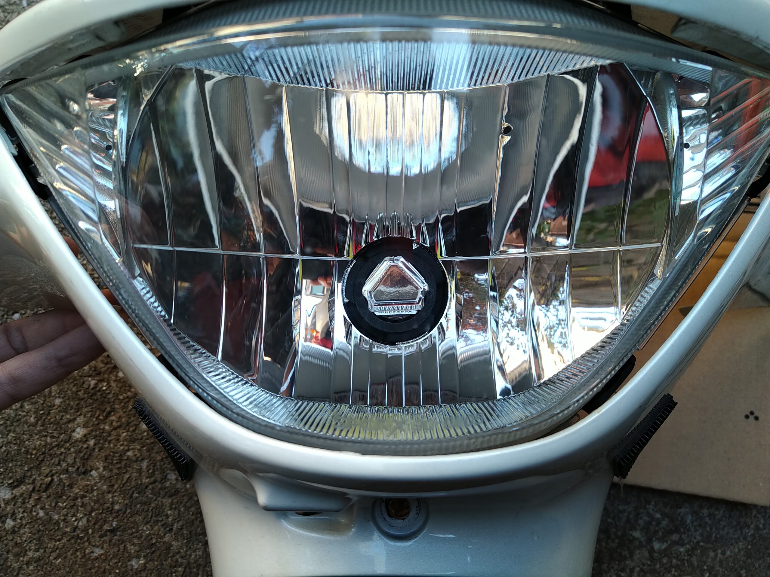 アドレスV125ヘッドライト適合のLEDに交換【超図解】